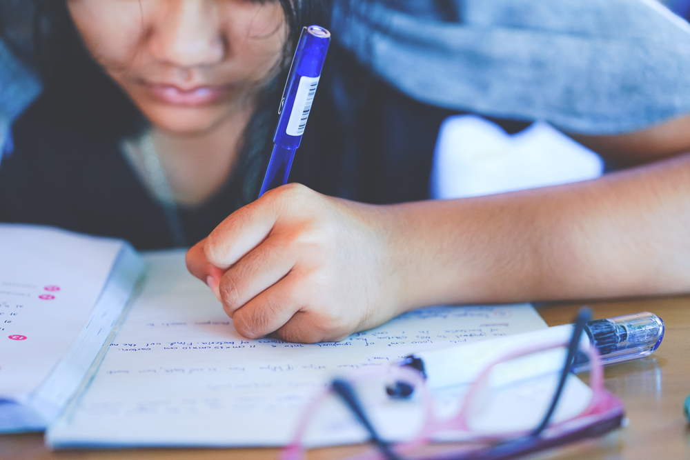 11 Surprising Advantages Of Being A Left Handed Person Health 