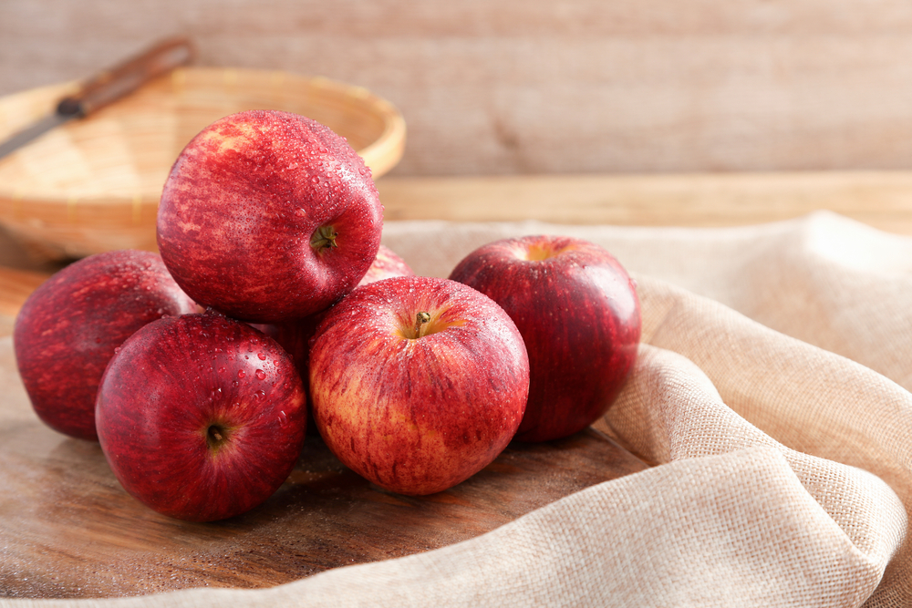 How Many Calories Are In An Apple Healthwire How Many Calories Are In An Apple Healthwire